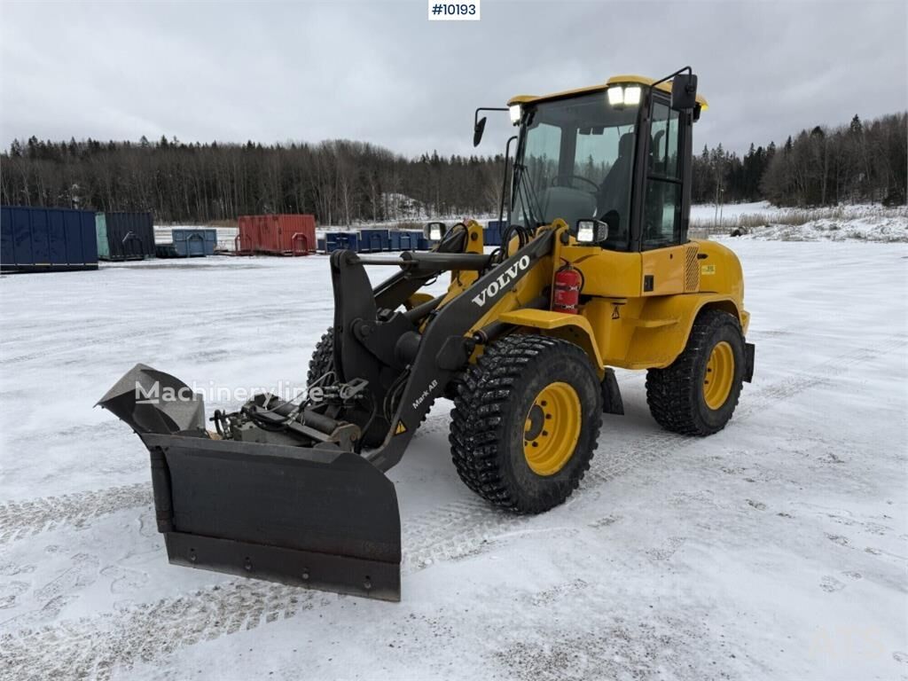 Volvo L30B prednji utovarivač