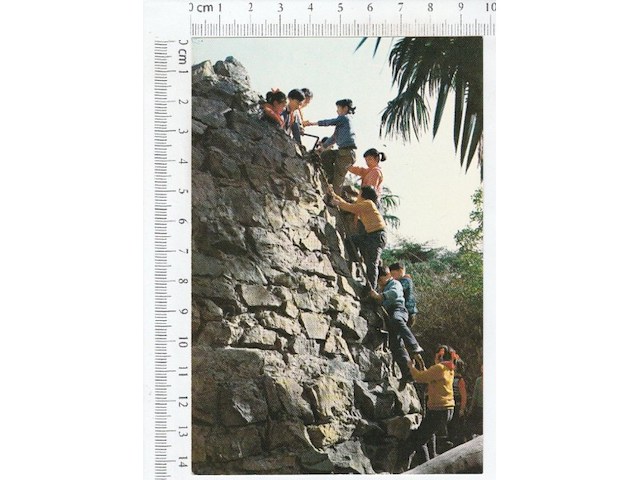 A young hiker going upward courageously, China, Kina