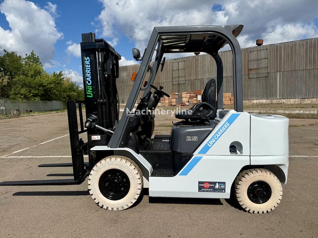 UniCarriers FD25T5M dizel viljuškar
