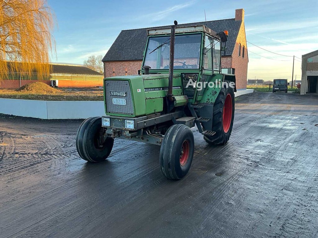 Prodaje se Fendt 611LS traktor točkaš na aukciji