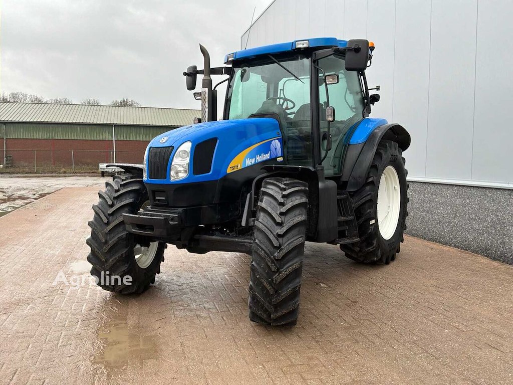 Prodaje se New Holland TS115A traktor točkaš na aukciji