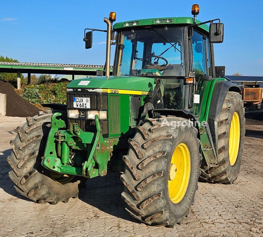 John Deere 6810 traktor točkaš