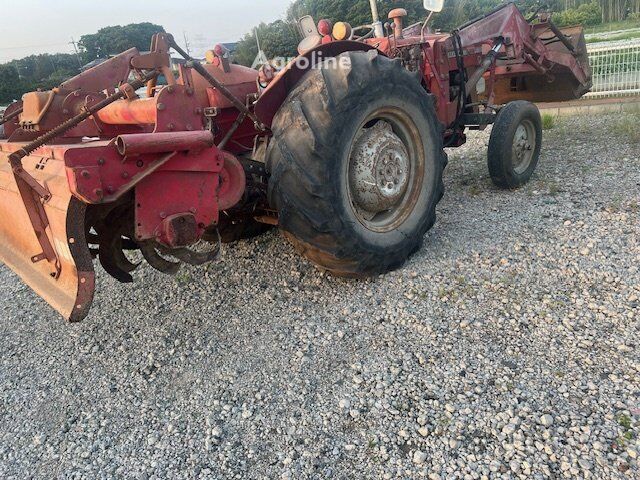 Massey Ferguson TRACTOR(Massey Ferguson) traktor točkaš
