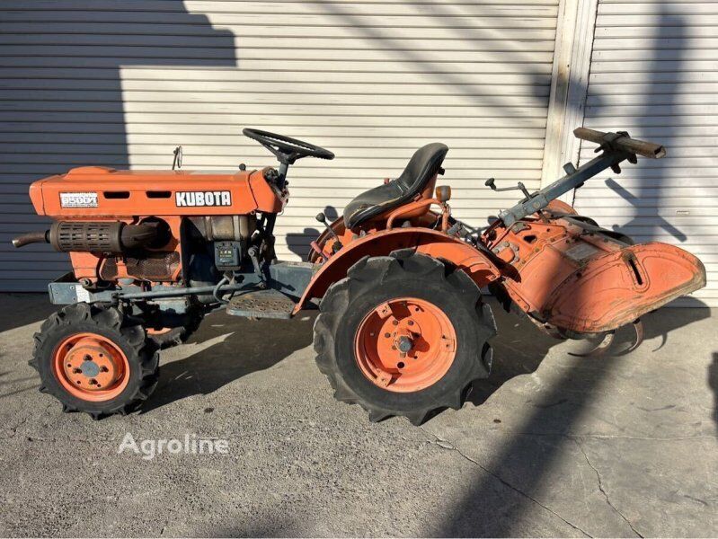 Kubota TRACTOR(Kubota) mototraktor