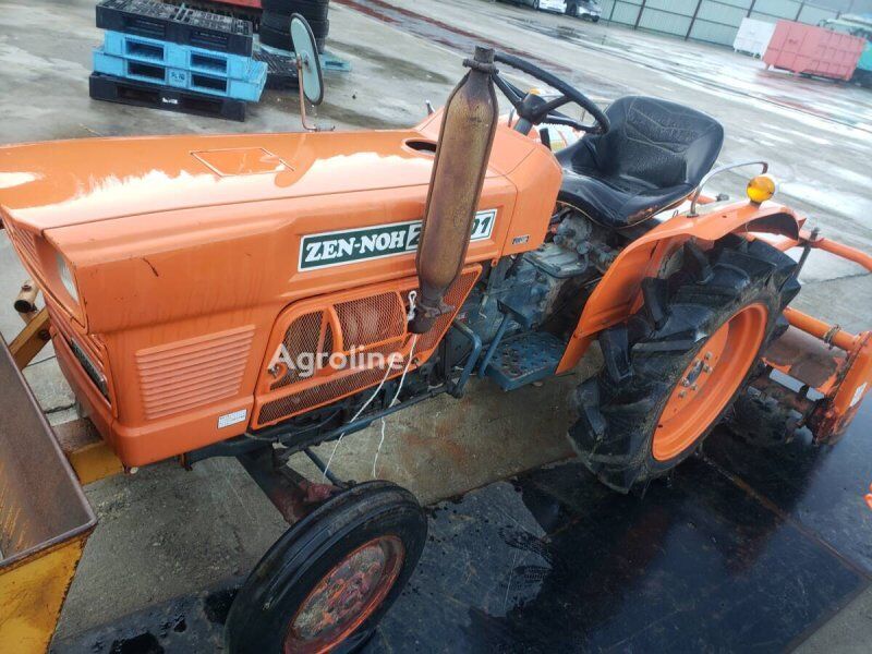 Kubota TRACTOR(Kubota) mototraktor