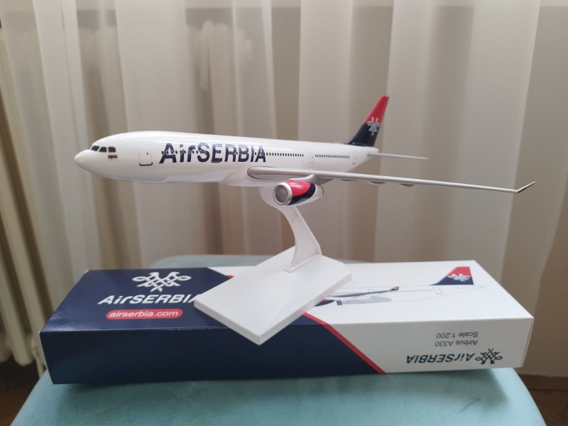 Avioni AirSERBIA A330