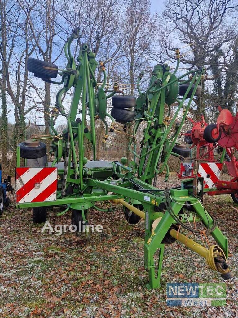 Krone KWT 8.82 prevrtač sena