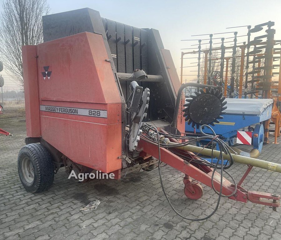 Massey Ferguson RBP 828 balirka za okrugle bale
