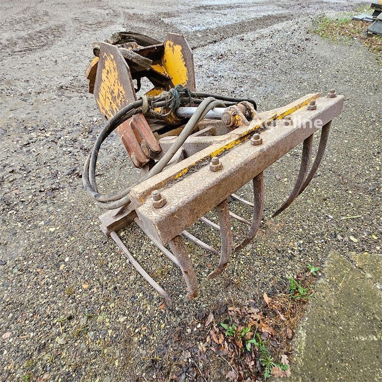 Prodaje se YCY kašiku za silos na aukciji