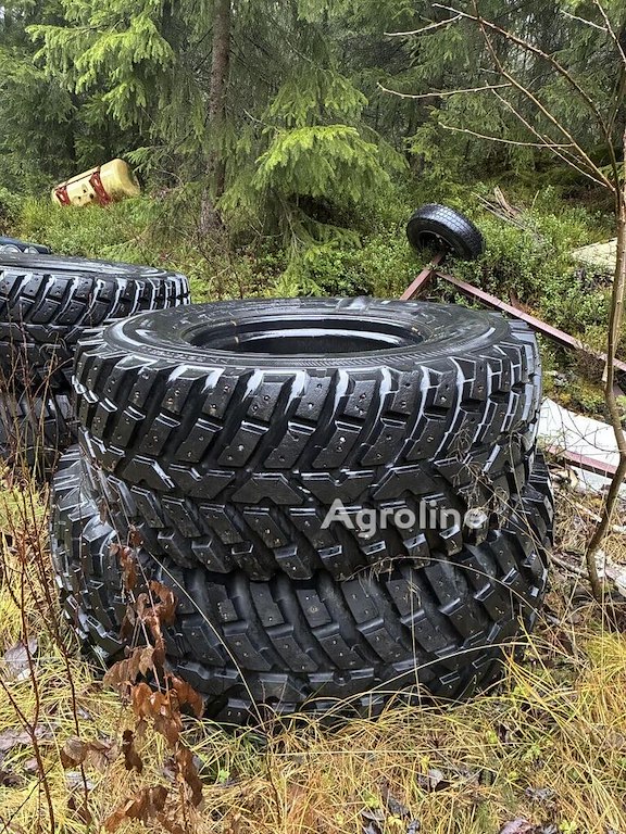 Prodaje se gumu za traktore na aukciji