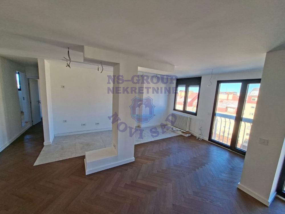 Petosoban stan na prodaju, 100m2, 370.800€