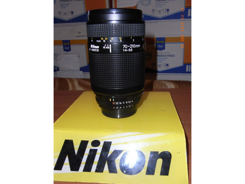 NIKON AF NIKKOR 70-210 1:4-5,6 -objektiv za NIKON DSLR
