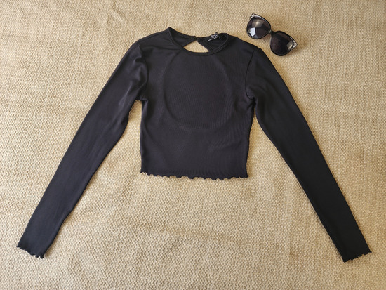 NOVA Bershka crop bluza