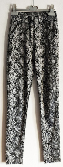 SNAKE PRINT HELANKE – Stil i udobnost u jednom!