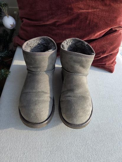 Sive Ugg br. 39