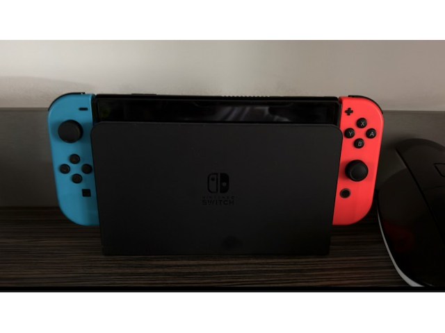 Nintendo Switch OLED (prodato)