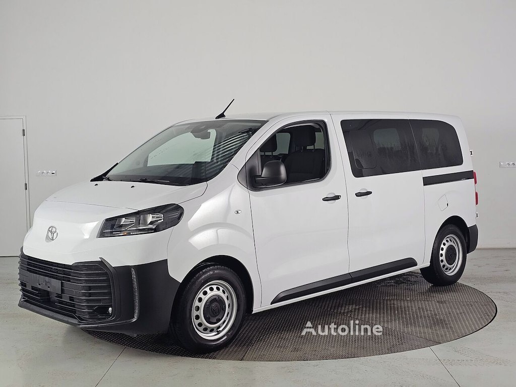 Novi Toyota Proace Verso putnički minibus
