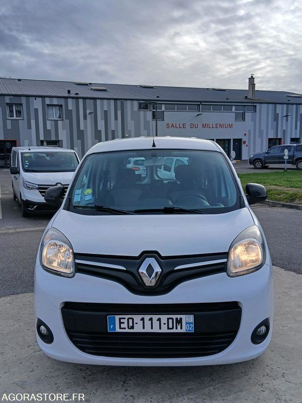 Prodaje se Renault Kangoo laki furgon na aukciji