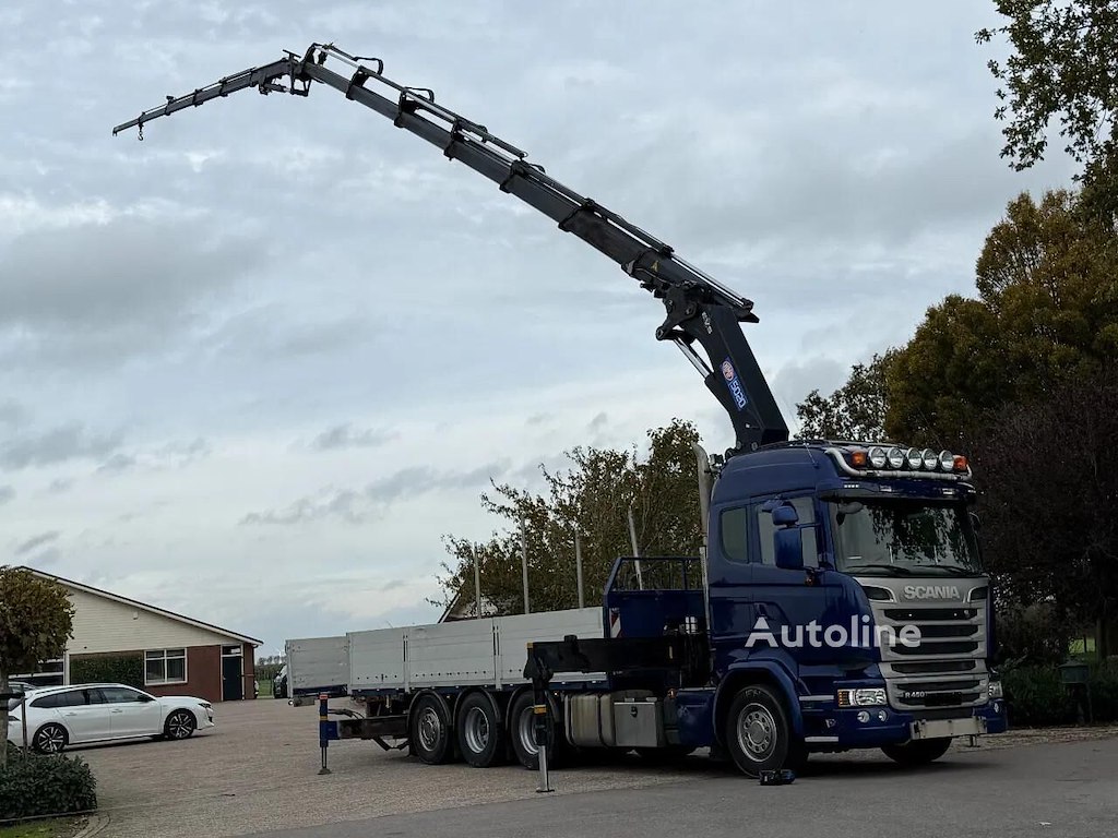 Scania R450 kamion s ravnom platformom