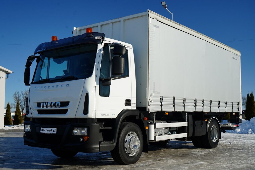 IVECO EUROCARGO 160E25 E6 / FIRANKA - 6 m / SOLÓWKA / WINDA ZAŁADOWCZA kamion sa klizna zavesa cerada