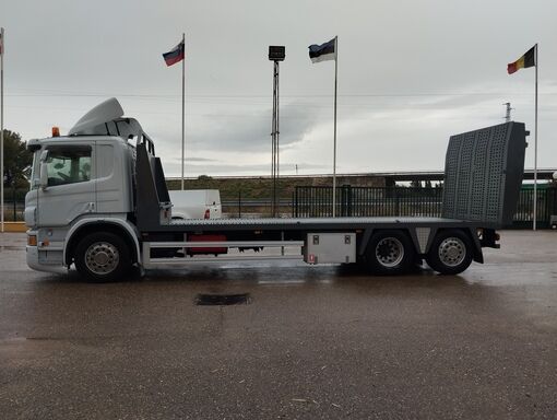 Scania P 400 autotransporter