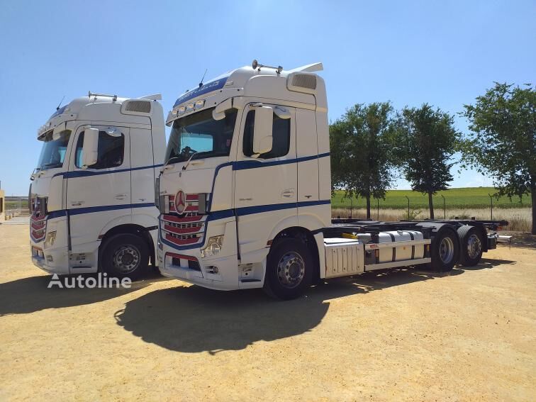Mercedes-Benz ACTROS 25 45 vozilo za prevoz kontejnera