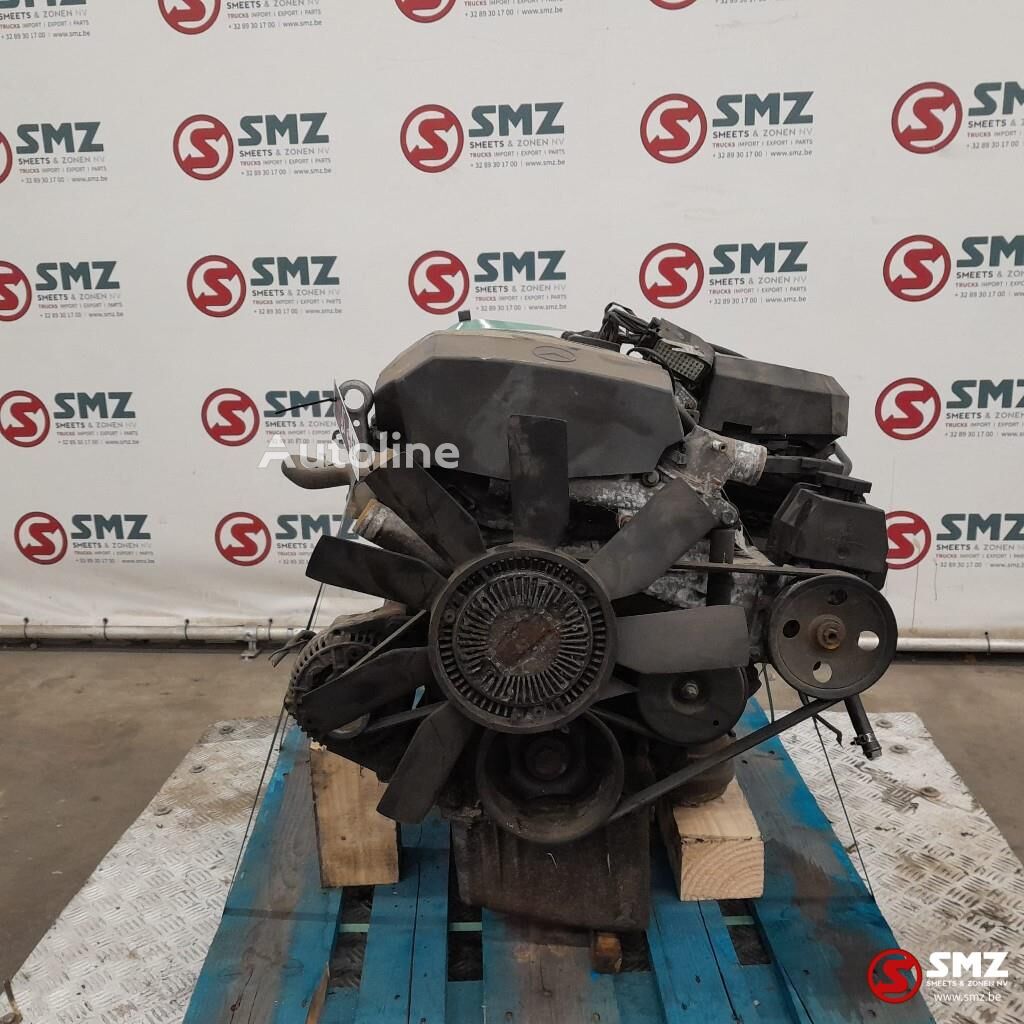 Mercedes-Benz Occ motor + versnellingsbak W202 Mercedes 1110112201