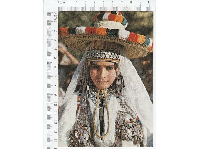 Morocco, Young woman from Chaouen, Maroko