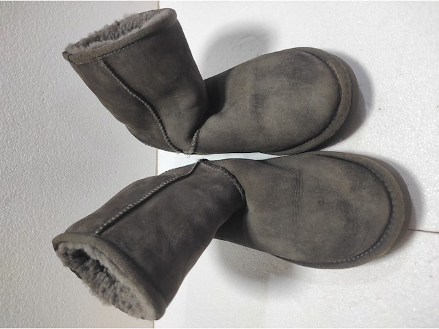 UGG cizme 37