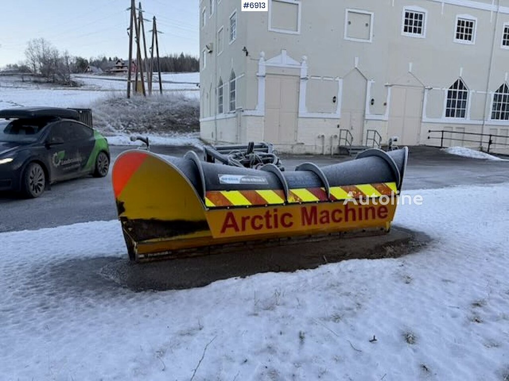 Arctic Machine raonik za sneg