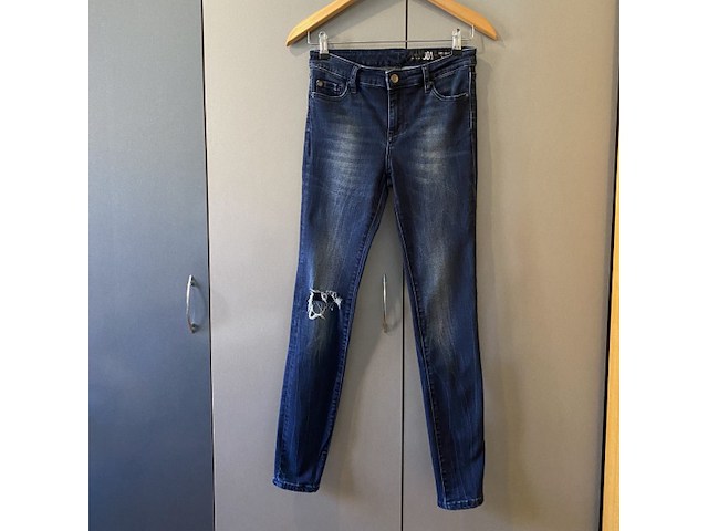 Armani Exchange farmerice vel.26 RASPRODAJA!!!