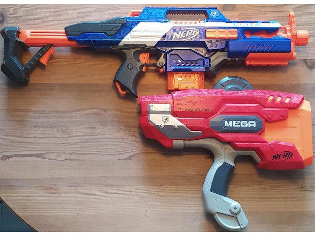 Nerf Rapidstrike CS-18 i Mega Thunderbow