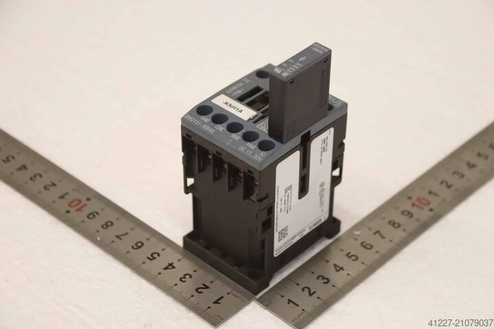 Pomoćni prekidački blok
Siemens 3RH2131-1KB40