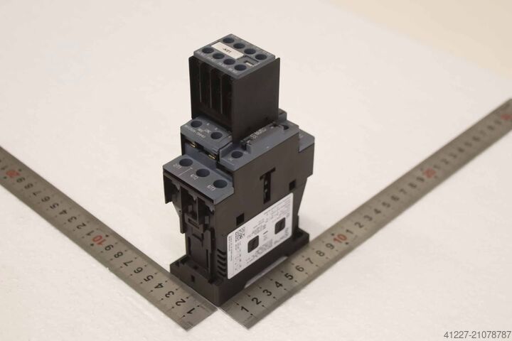 Pomoćni prekidački blok
Siemens 3RT2026-1BB40 / 3RH2911-1GA40
