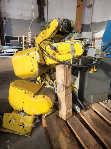 3 komada industrijskih robota
Fanuc Ltd LR Mate 200iB 3L