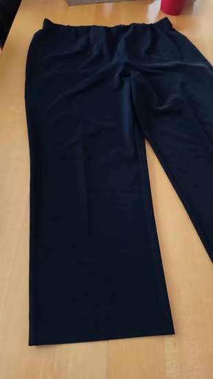 nove crne boje pantalone 4xl