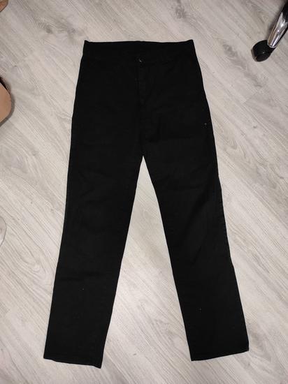 Crne pantalone 42