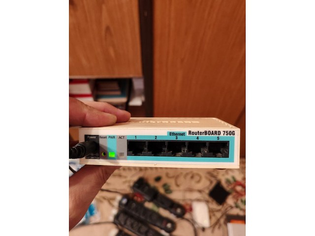 MikroTik 750G