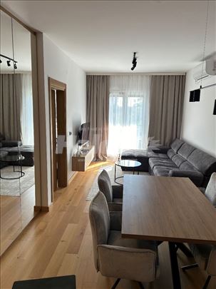 Lux namešten stan 47 m²