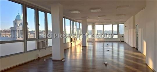 Centar, 260m2, poslovni prostor u poslovnoj zgradi