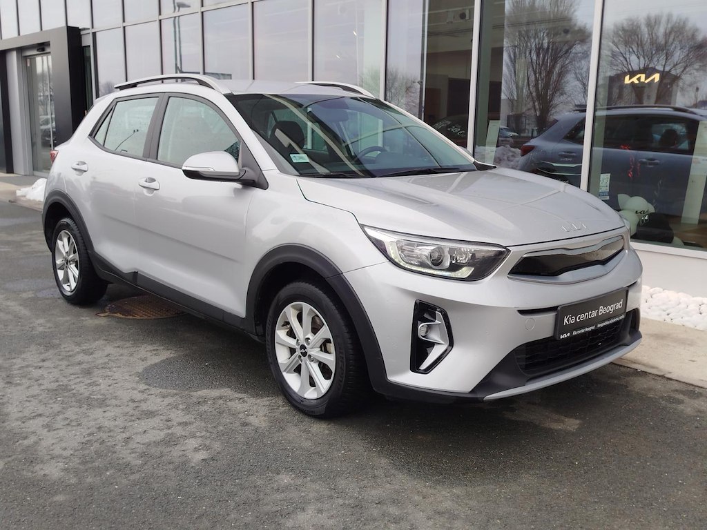 KIA STONIC 1.2 DPI URBAN MT