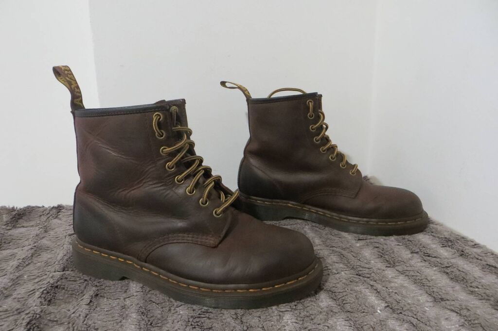 Dr. MARTENS br 43 27cm unutrasnje gaziste stopala, bez bilo kakve