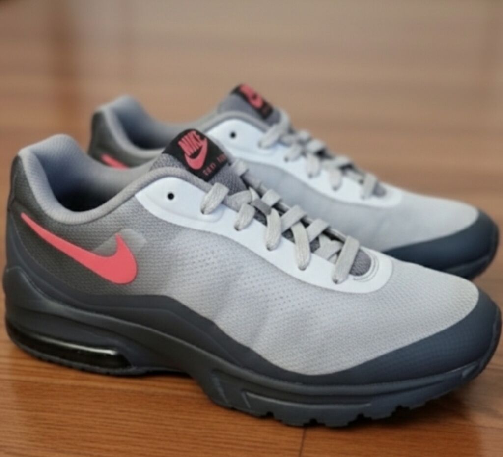 NIKE Air Max Invigor patike – muški model - Veličina: UK 10.5 - Boja