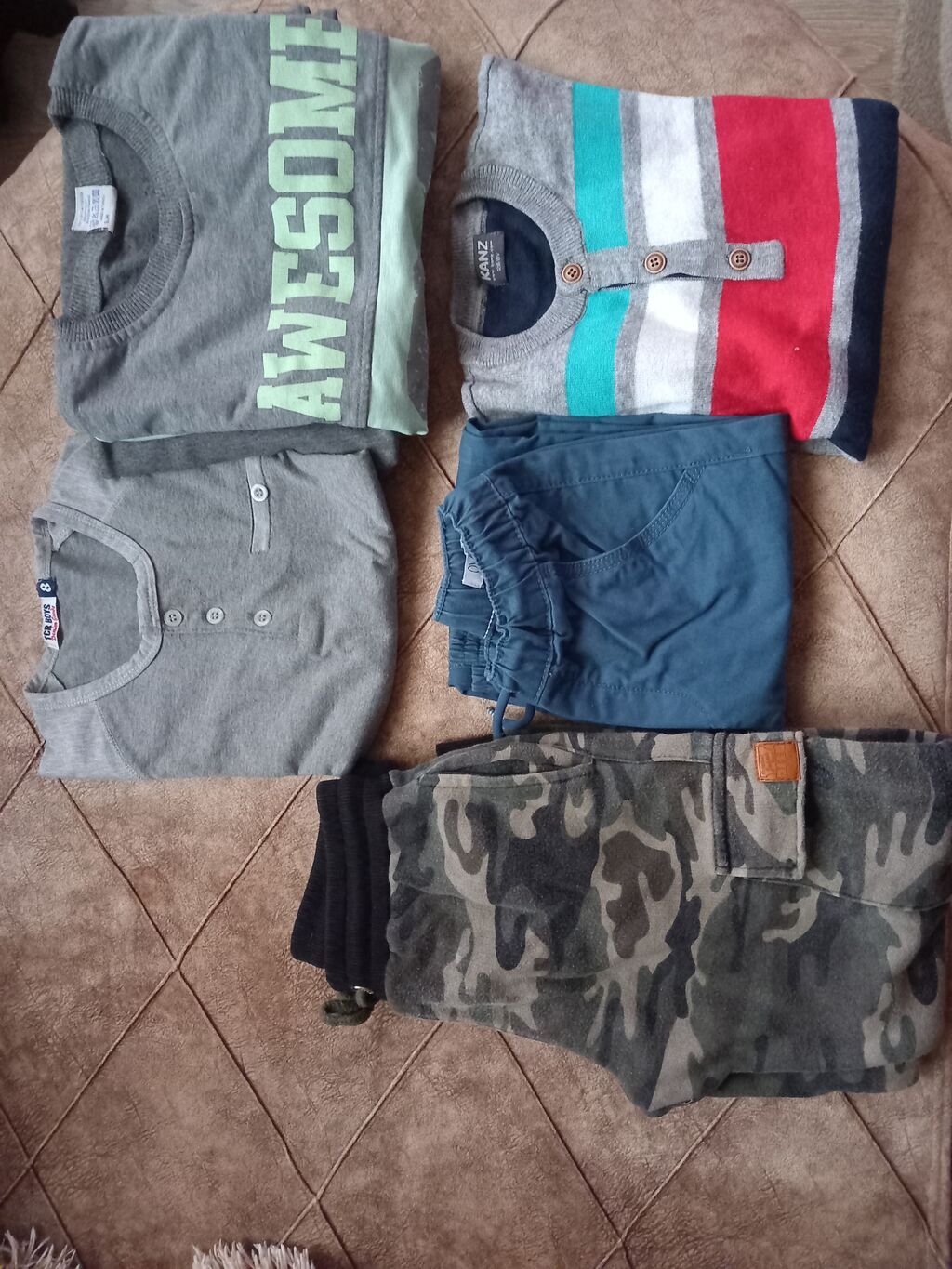 Paket garderobe za decaka broj 8-9,sve je očuvano,breeze komplet