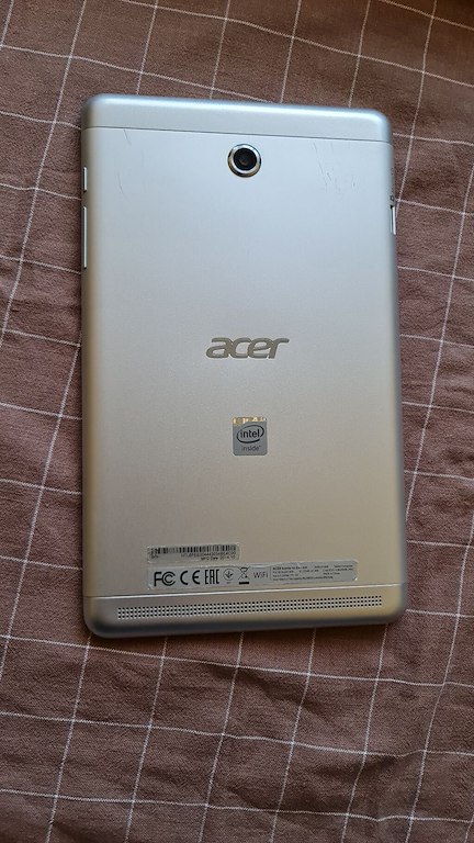 Acer Iconia A1-830 tablet - Ekran: IPS (4:3), odličan za čitanje