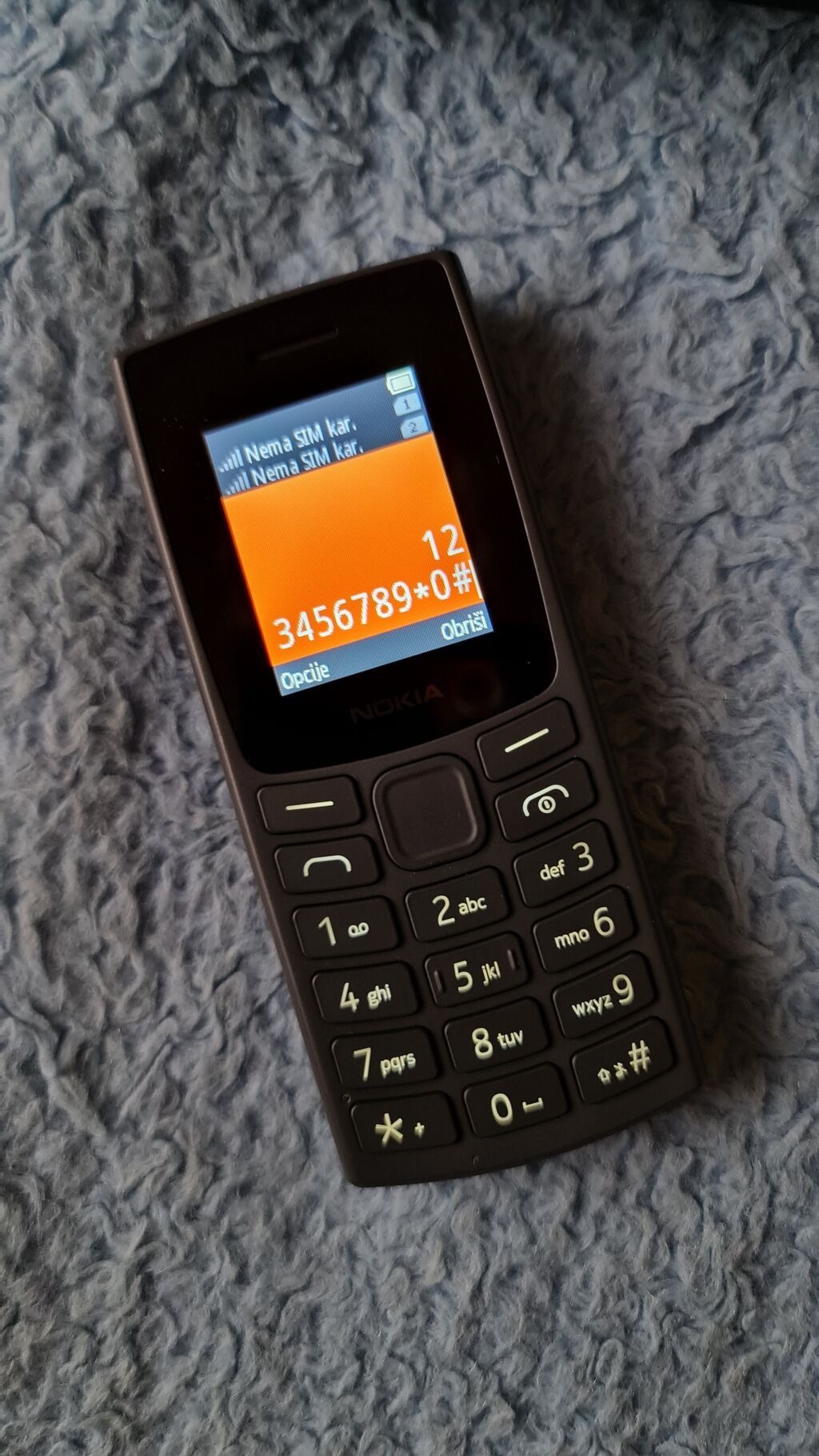 Nokia klasični mobilni telefon sa fizičkom tastaturom (T9) -