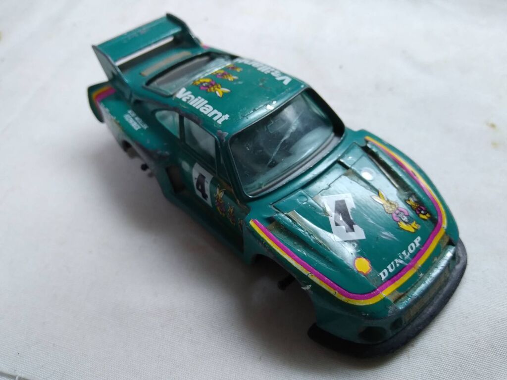 Burago Porsche 935 tt, Italy, 1;43,fale tockovi, oštećen