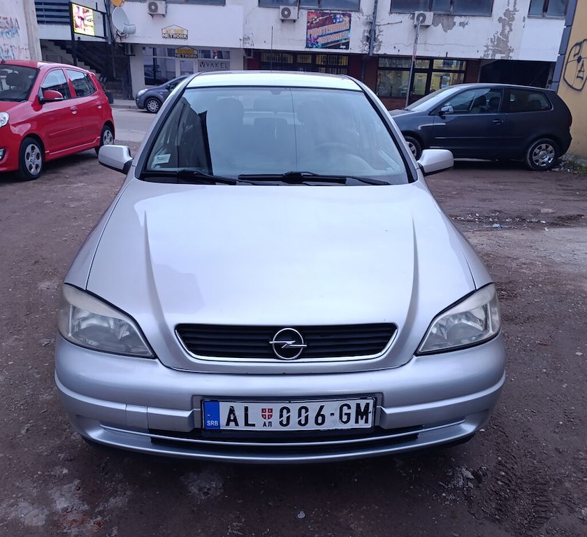 Opel Astra G, hatchback, srebrna boja, 5 vrata. Karakteristike i