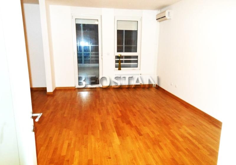 Novi Beograd - Belville #65644
1.300 €