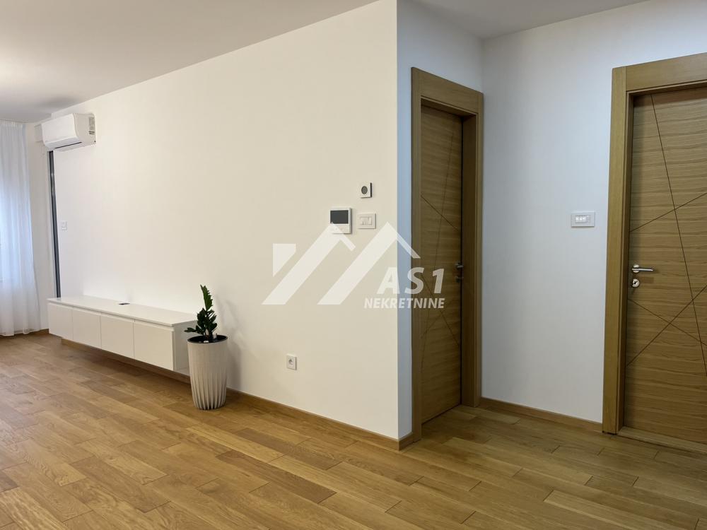 Radnička lux stan ID#5290
750 €